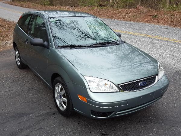 2005 Ford Focus ZX3 SE Hatchback