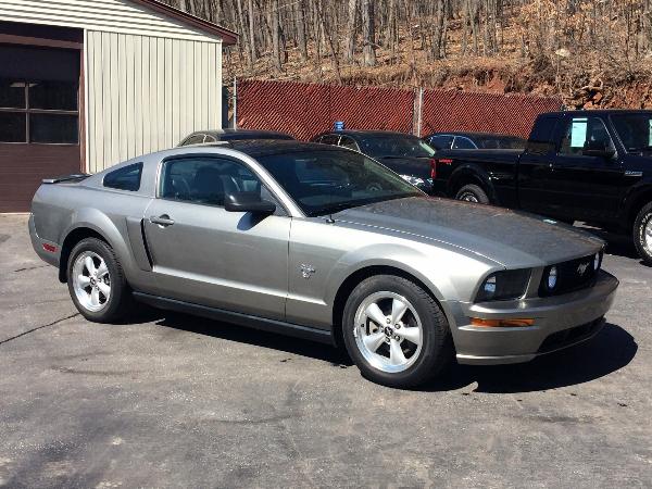 2009 Vapor Silver Ford Mustang