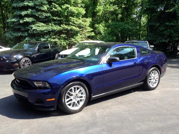 2012 Blue Ford Mustang V6 with 32,500 miles