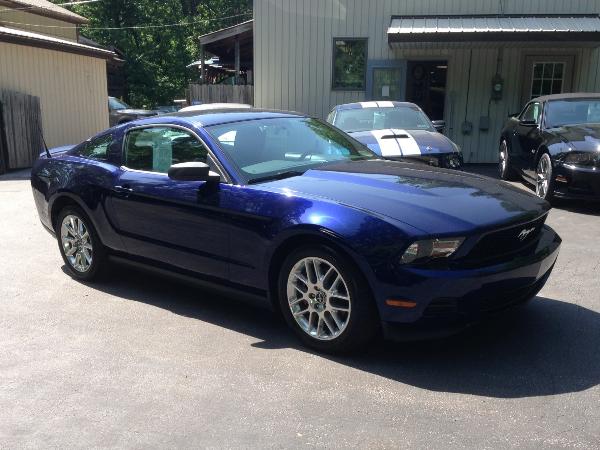 2012 Blue Ford Mustang V6 with 32,500 miles